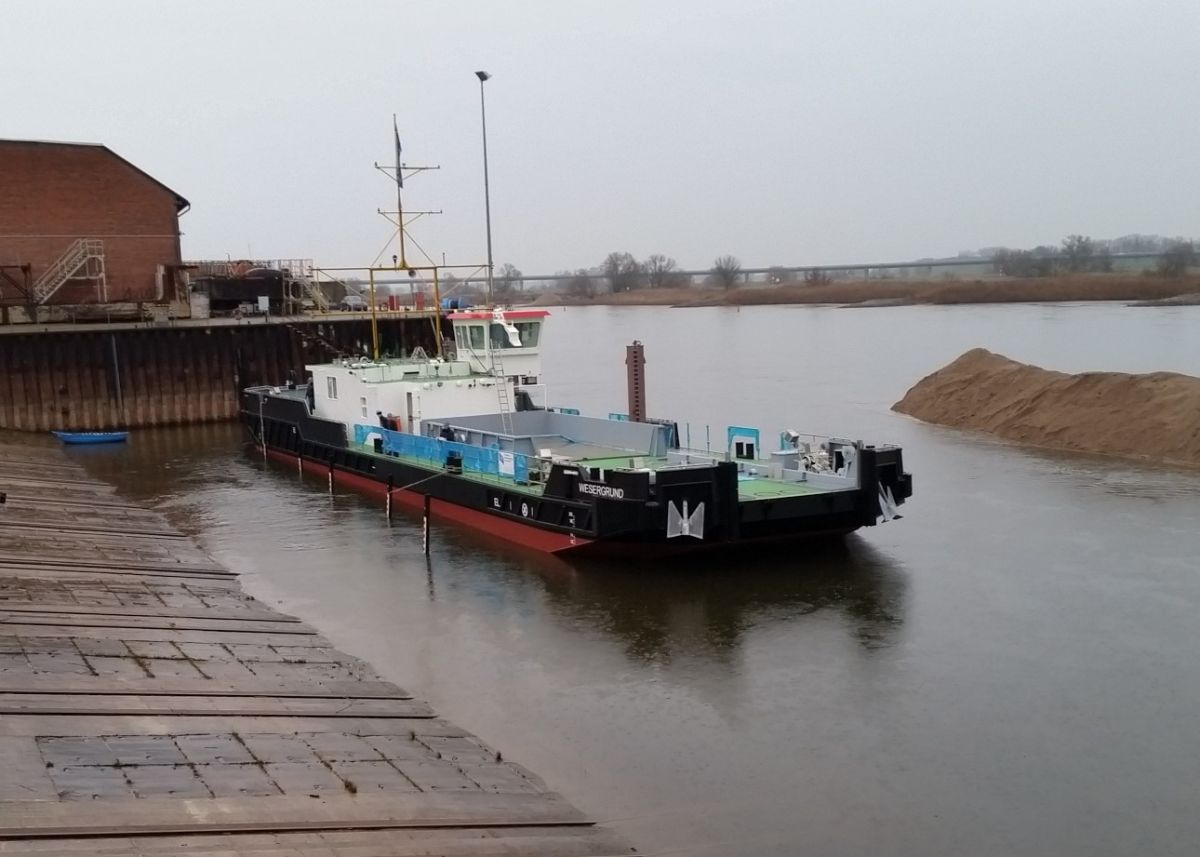 New Floating Grab Is A First For Germans - DredgeWire : DredgeWire