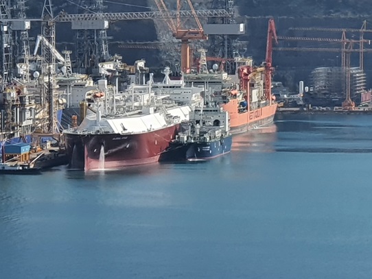 Korean Register and DSME complete world’s first ship to ship LNG ...