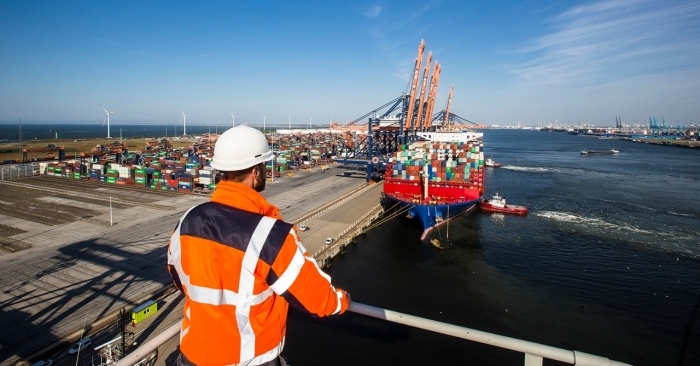 Digitalising Europe’s largest seaport - DredgeWire : DredgeWire