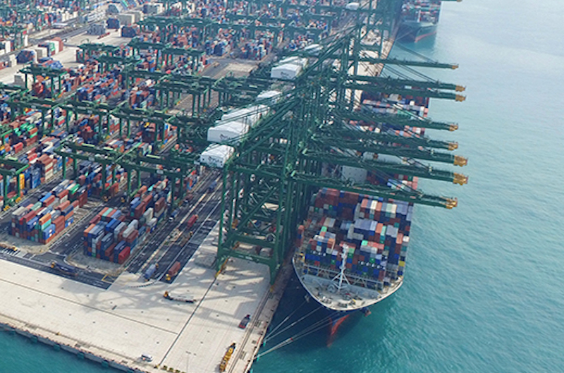 Singapore mega-port implements Stäubli robot charging solution ...