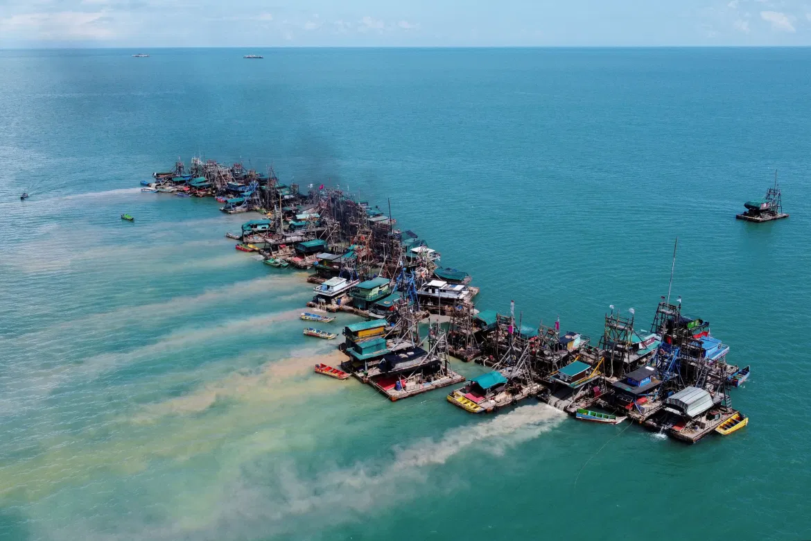 Unlicensed tin mining from the sea in Indonesia creates controversy ...