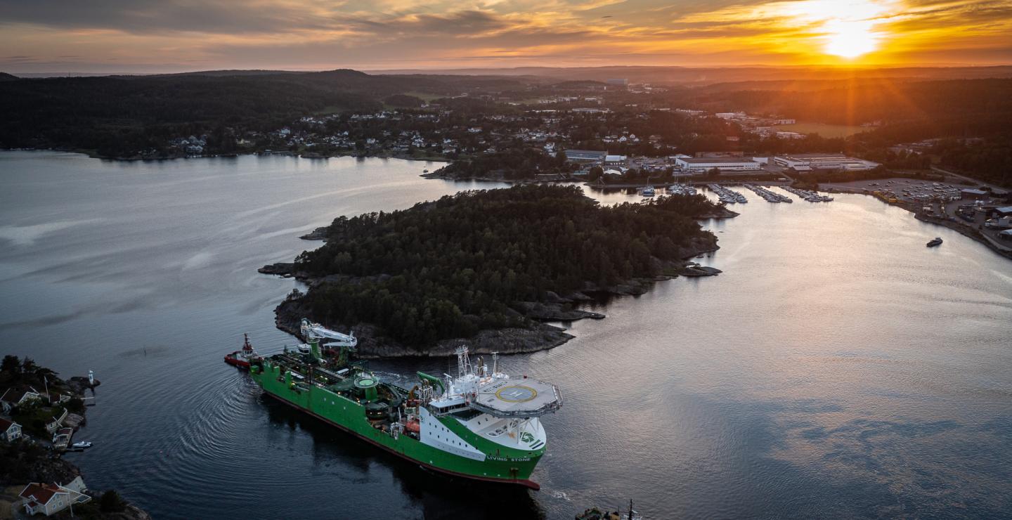 DEME Offshore successfully installs DolWin6 HVDC cable with ‘Living ...