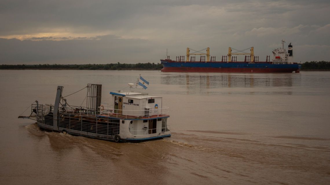 Government hands control of Paraná-Paraguay waterway to port agency ...
