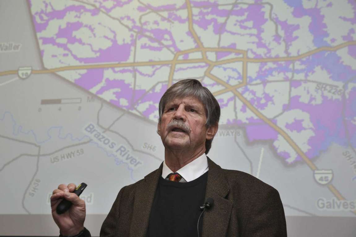 Editorial: The Ike Dike can’t do it all. Houston should explore ...