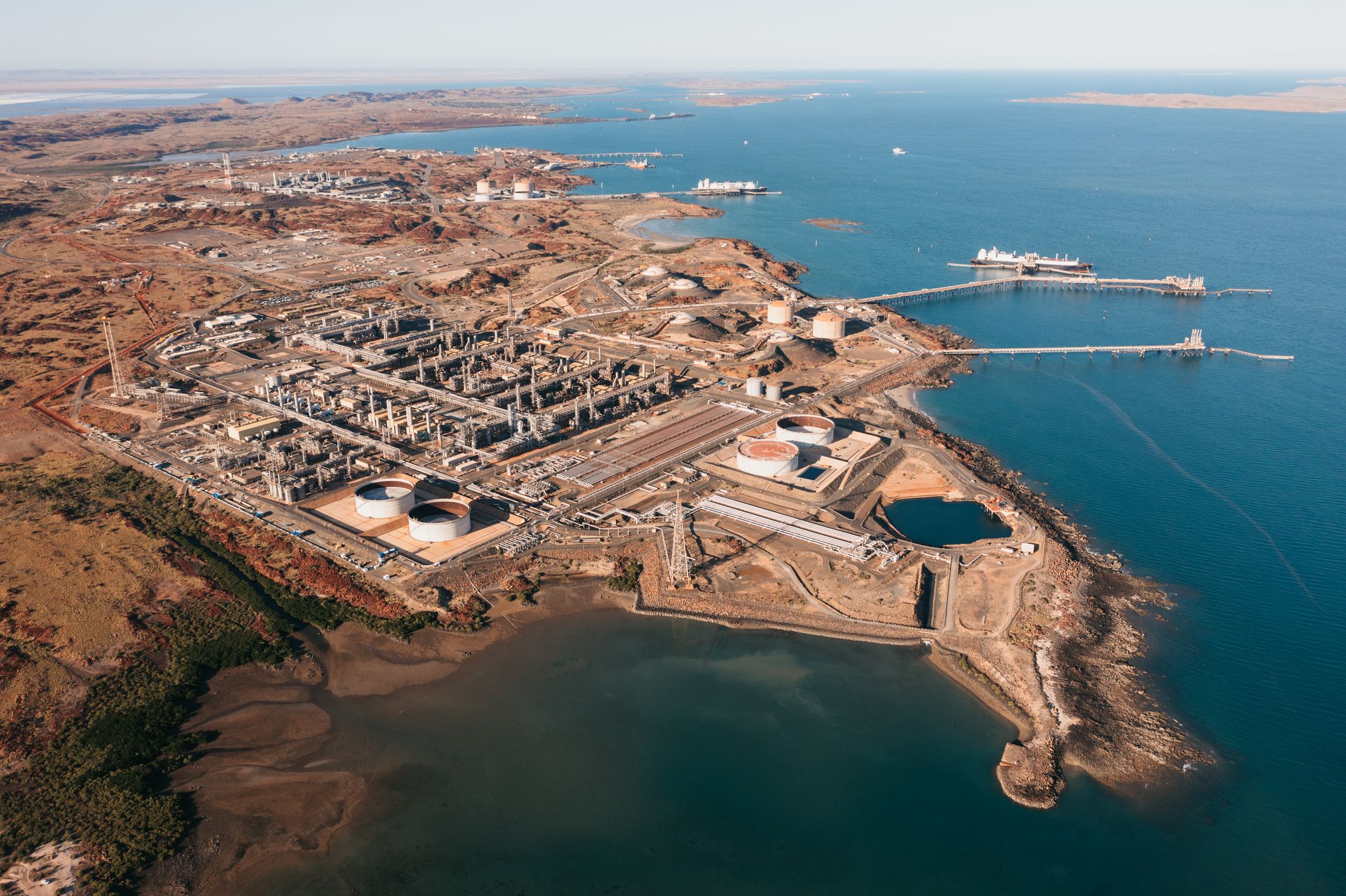 Svitzer awarded Western Australia LNG terminal contract with Woodside ...