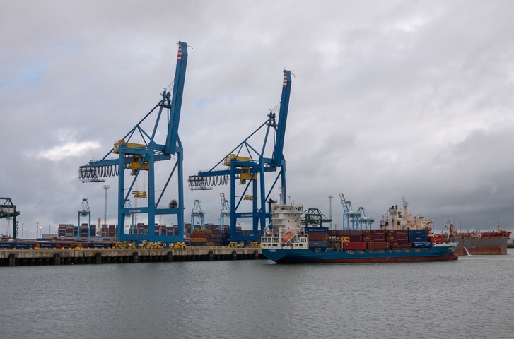 DP World combines Unifeeder with P&O Ferrymasters - DredgeWire : DredgeWire