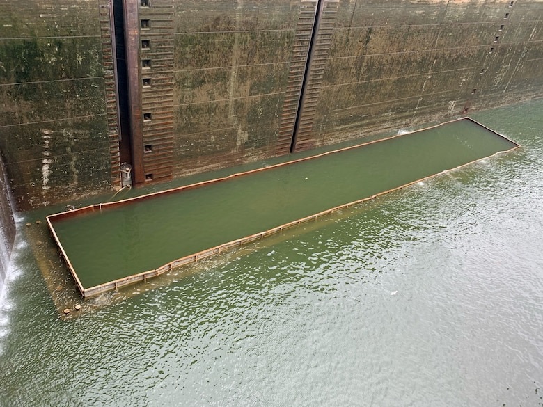 NR 22-15: Corps of Engineers works to clear sunken barge in Kentucky ...