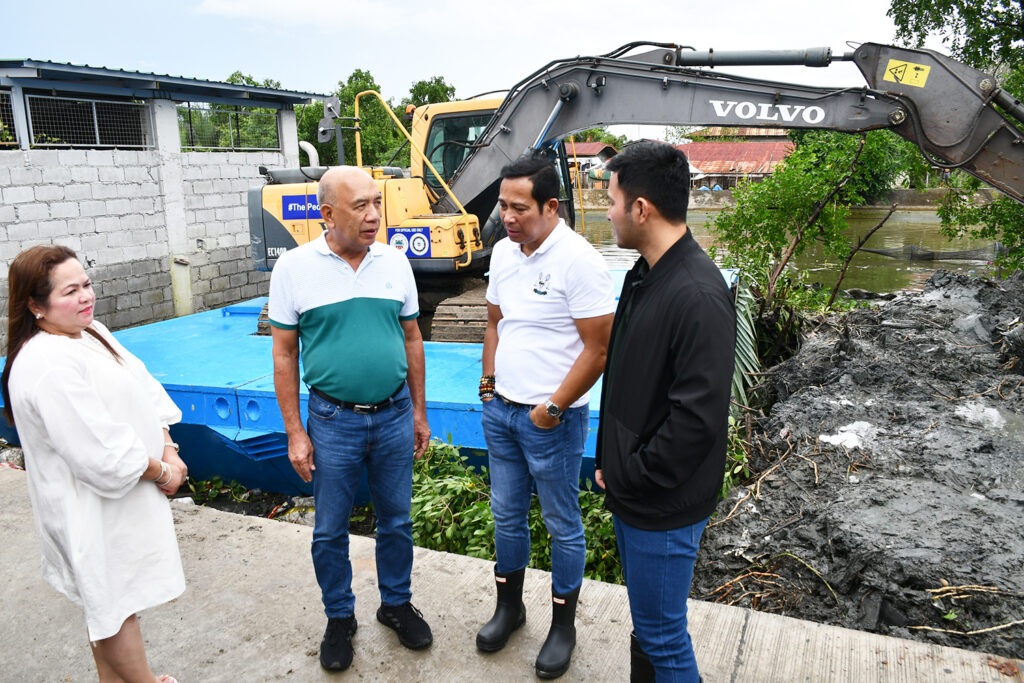 Gov. Fernando inspects dredging projects in Bulacan waterways ...