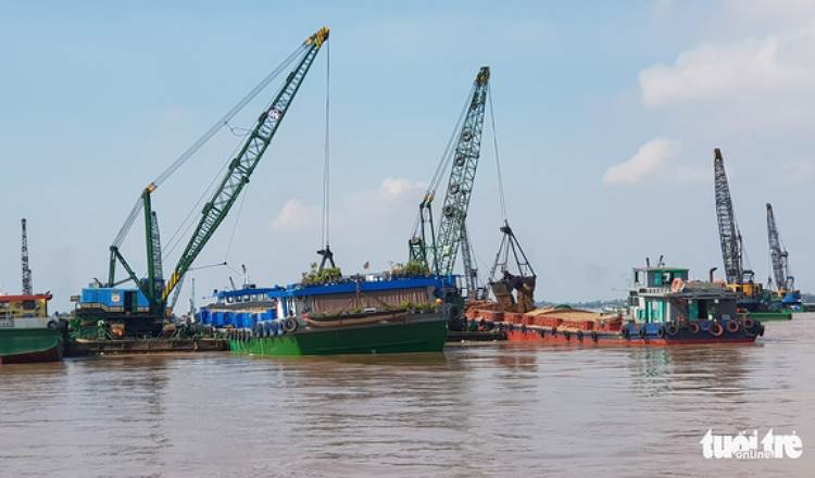 Cambodia limits sand exploitation in Mekong River - DredgeWire : DredgeWire