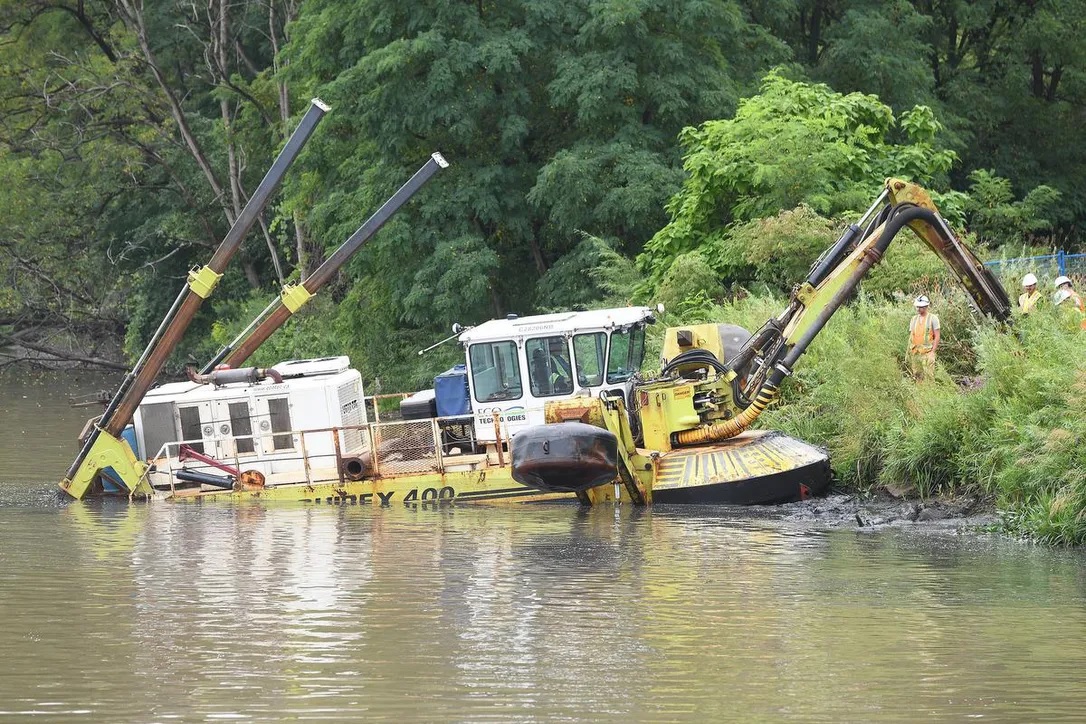 Hamilton now has until Oct. 31 to dredge sewage out of Chedoke Creek ...