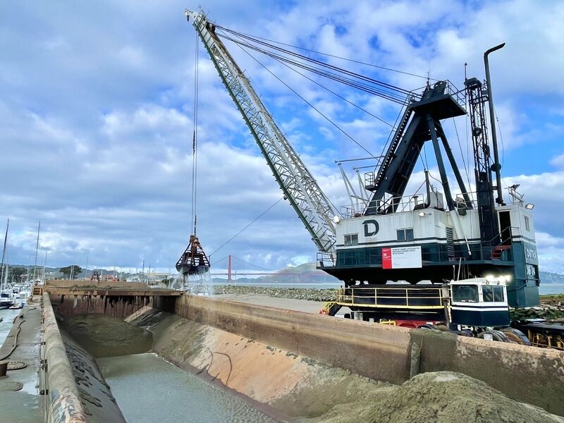Dutra’s DB-24 dredging at the West Harbor Marina in San Francisco ...