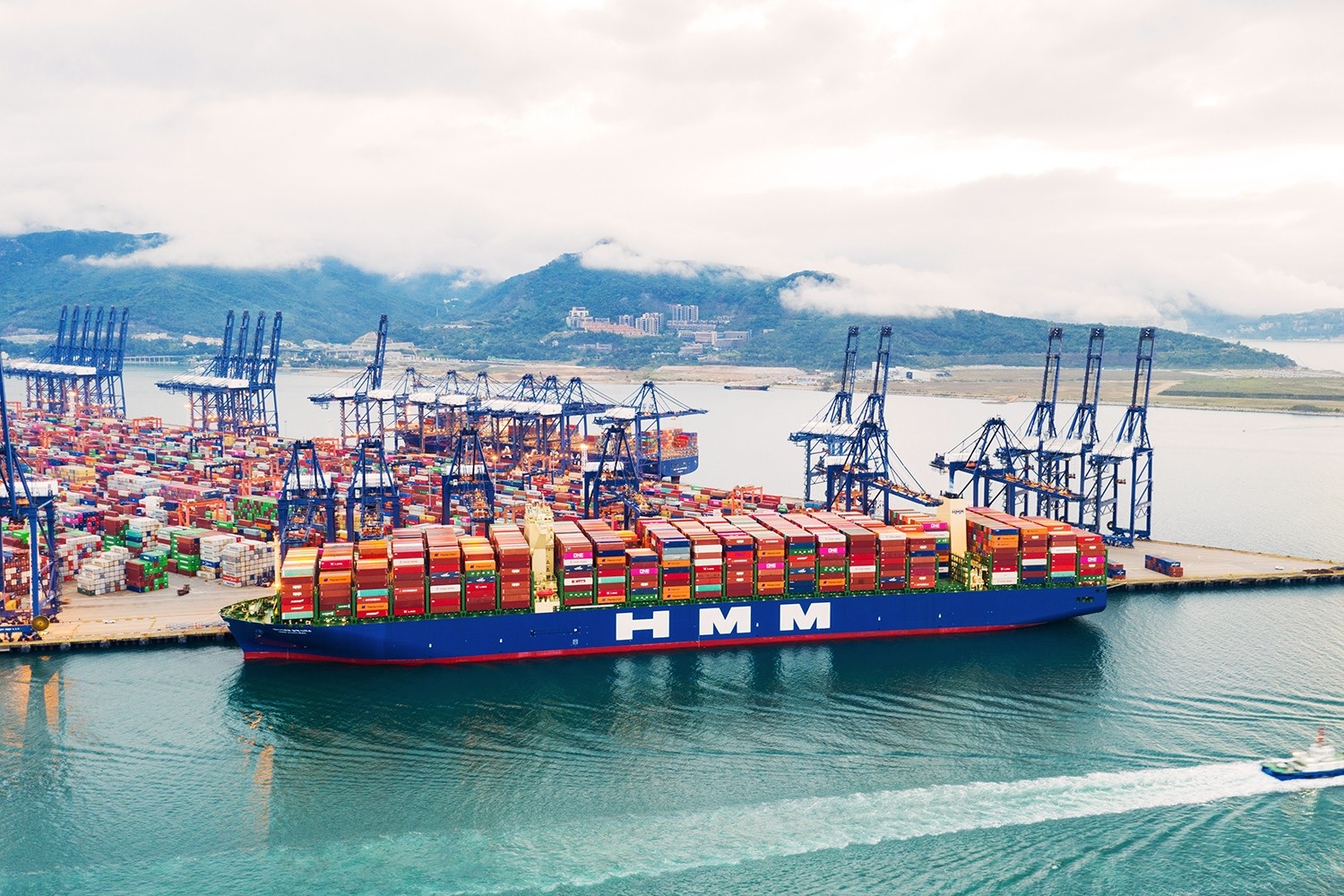 HMM Enters Acquisition Race for Hyundai LNG Shipping - DredgeWire ...