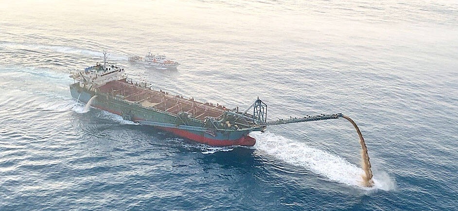 Officials urge action over Chinese dredging activity - DredgeWire ...