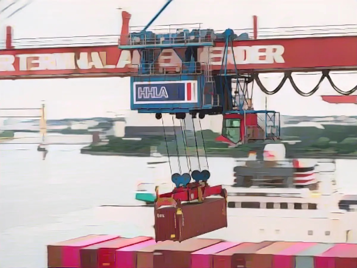 MSC is approaching the home straight in its purchase of HHLA shares - DredgeWire : DredgeWire