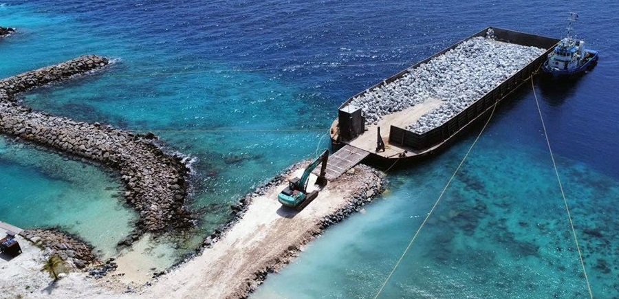 Innamaadhoo shore protection project progressing well - DredgeWire ...