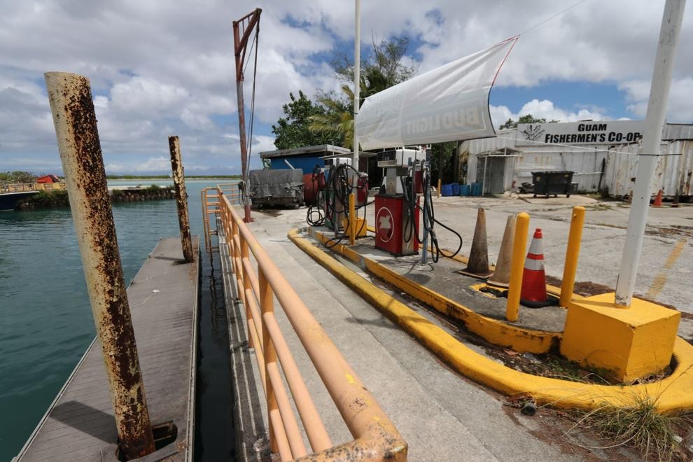 Oil Spill in Guam Port during Dredging Project - DredgeWire : DredgeWire