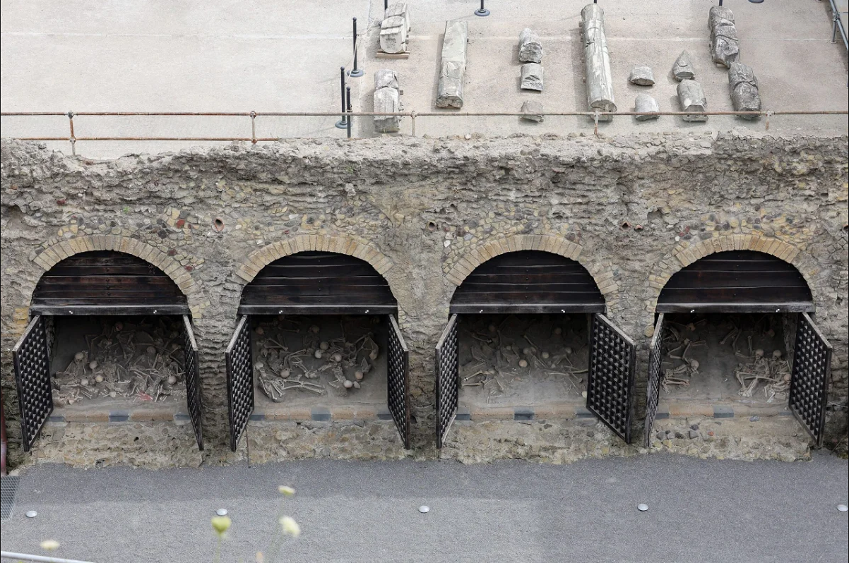 Ancient Beach Destroyed by Mt. Vesuvius Eruption Reopens After ...