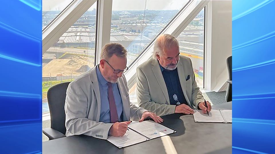 Ports of Indiana signs MOU with Belgian port - DredgeWire : DredgeWire