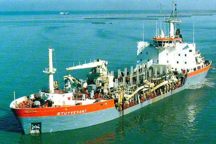 Fire on Dutra dredge in Mayport Basin Fla leaves 1 injured - DredgeWire ...