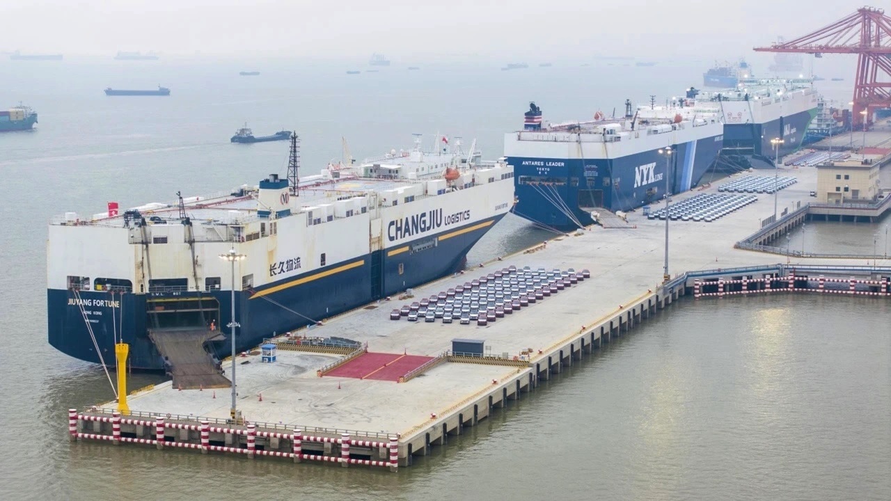 Largest Yangtze River auto terminal starts operation - DredgeWire ...