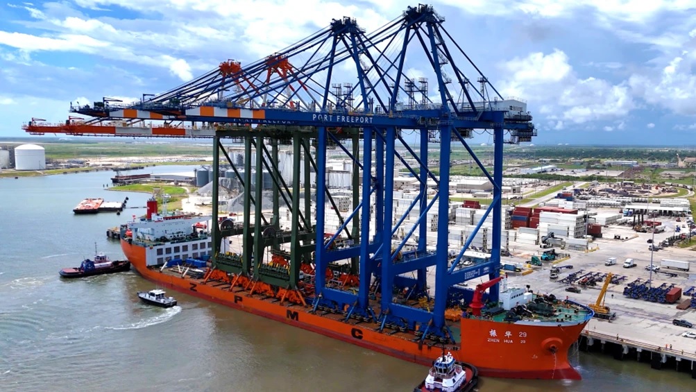 Port Freeport Welcomes Two New Super Post-Panamax Cranes In Centennial ...