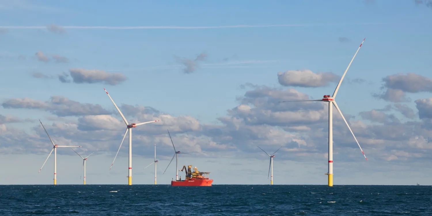 Germany’s largest offshore wind farm fires up its first turbine ...