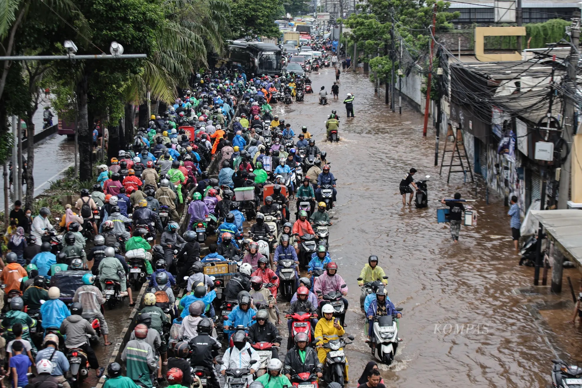 To Combat Flooding, River Dredging in Jakarta is Racing Against the ...