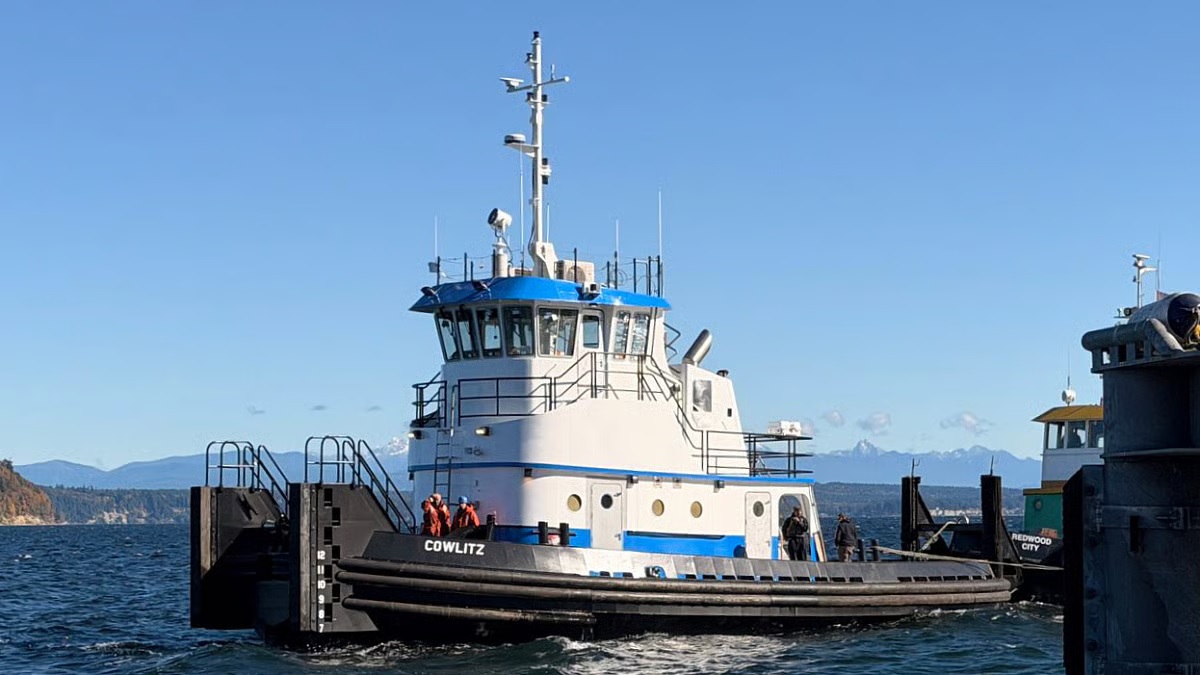 VESSEL REVIEW | Cowlitz – Compact tender to support river and port ...