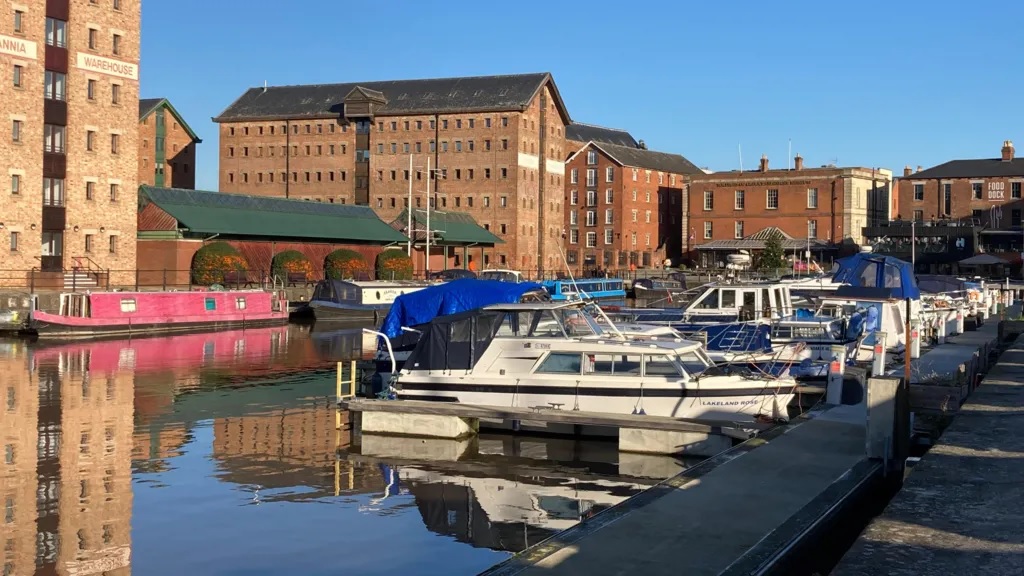 Businesses concerned about silt at historic docks - DredgeWire : DredgeWire