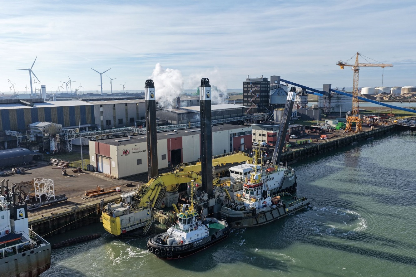 Boskalis Upgrades Spuds on Backhoe Dredger Magnor - DredgeWire : DredgeWire