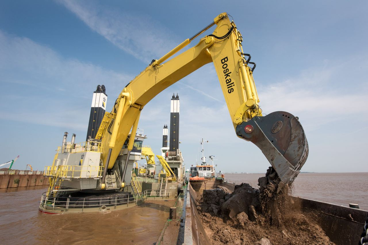 Boskalis Unveils World’s Largest Backhoe Dredger, Magnor - DredgeWire ...